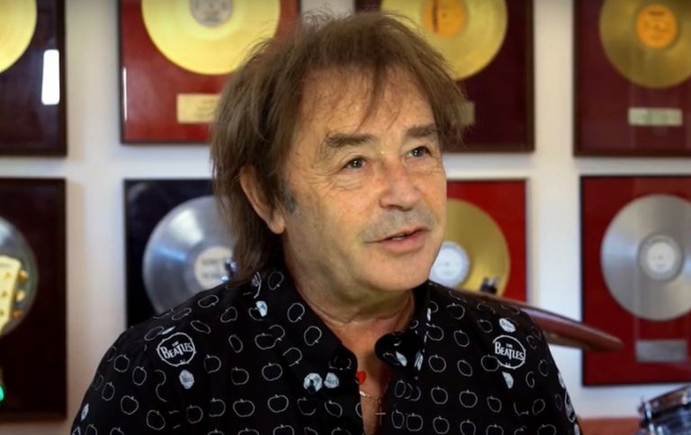 2023.04.16. szeretlekmagyarorszag.hu Szikora Robi kendőzetlenül ...